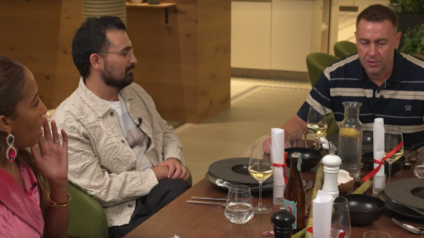 „Das perfekte Dinner“: „Halt, Stopp“ – Gastgeber hindert Gäste am Trinken „Das perfekte Dinner“: „Halt, Stopp“ – Gastgeber hindert Gäste am Trinken